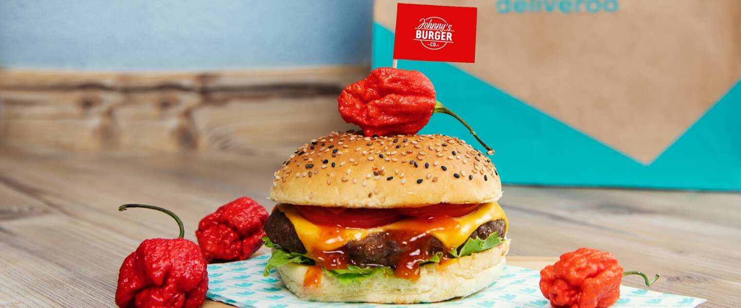 Johnny’s Burger en Deliveroo introduceren burger met heetste peper: de ...